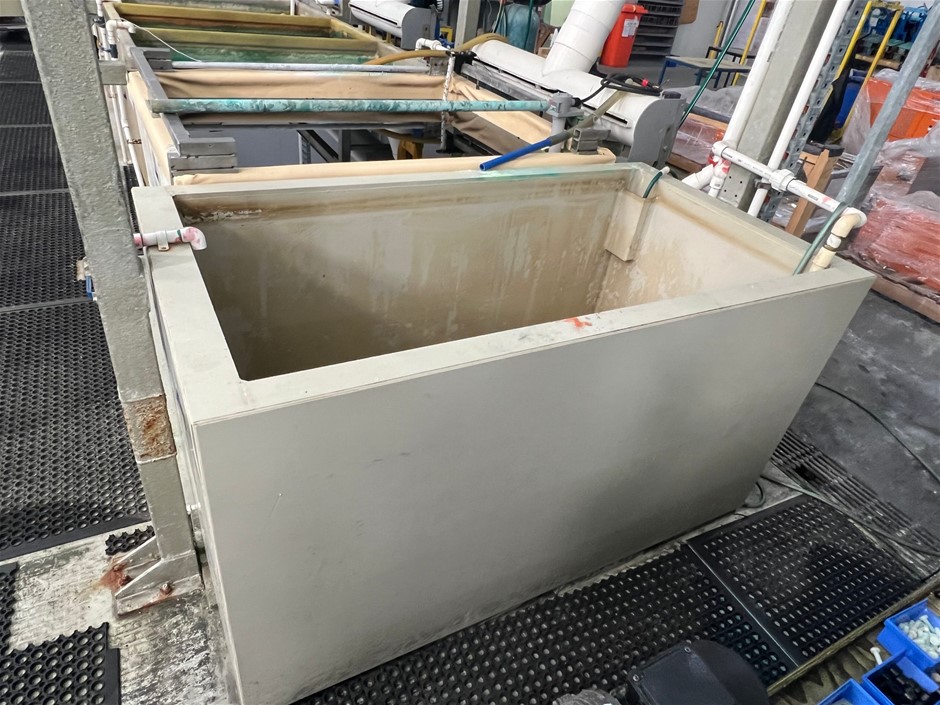 Plastic Water Rinse Tank, 1800 x 1000 x 1000mm Deep Auction (1605 ...