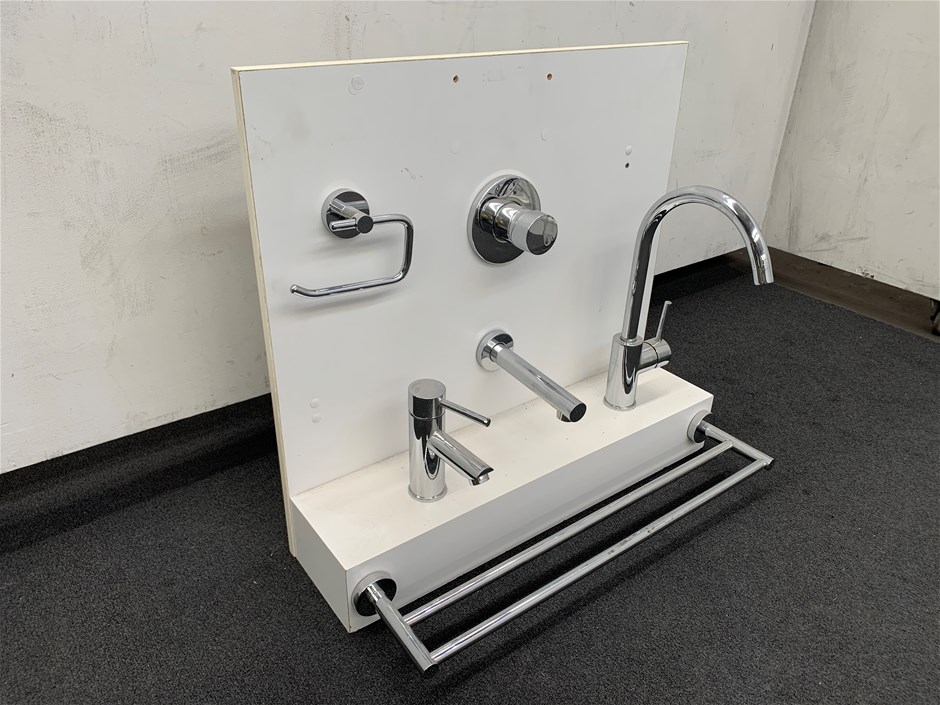 Kitchen/Bathroom Tap & Rail Display Auction (0012-7043803) | Grays ...