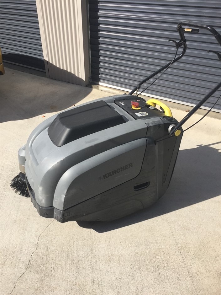 Karcher KM 75/40 Self Propelled Walk Behind Vacuum Sweeper Auction ...