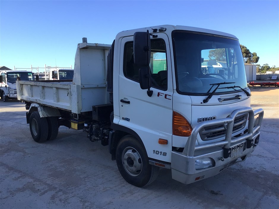 2009 Hino FC45 4 x 2 Tipper Truck Auction (0006-3024667) | Grays Australia