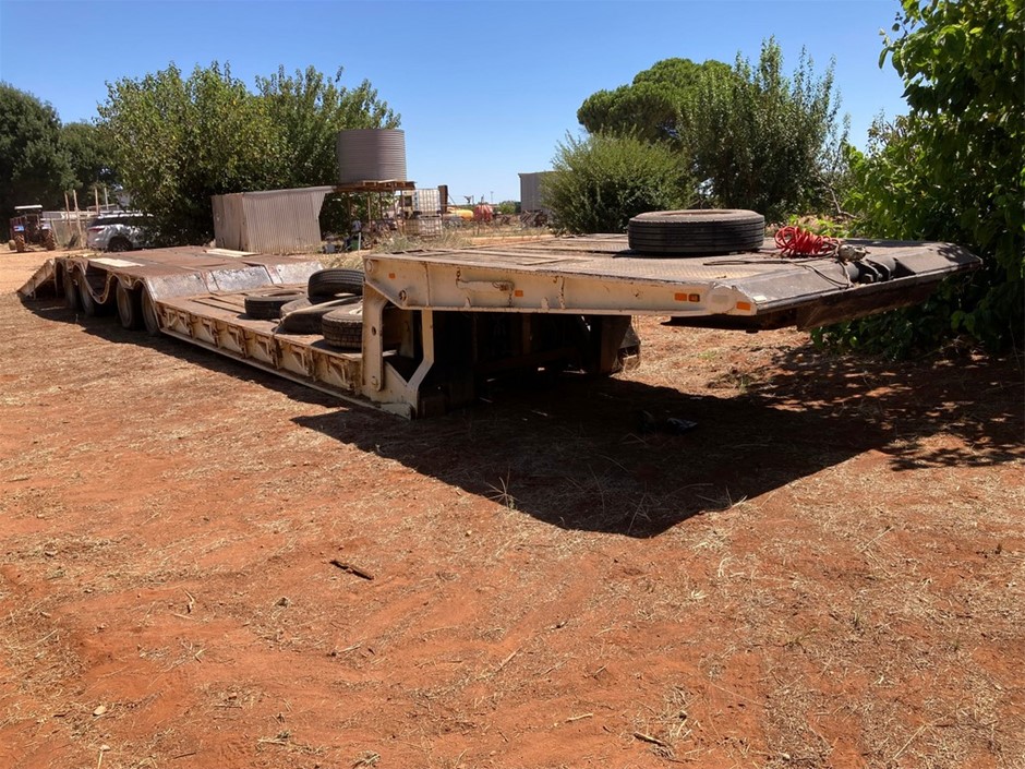 1988 Brentwood Drop Deck Low Loader Float Auction (0013-5052579 ...