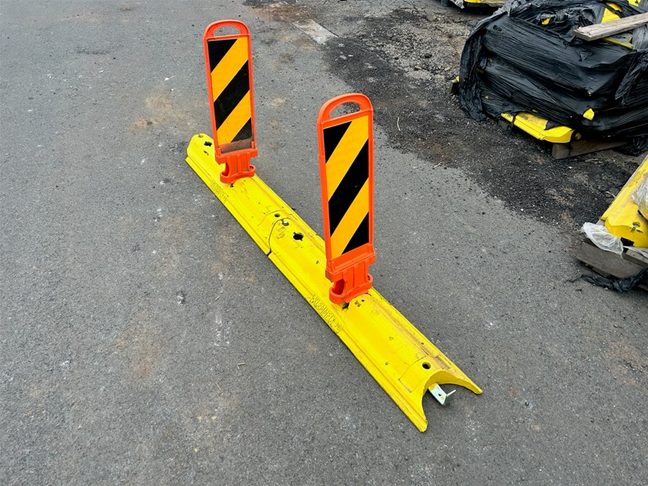 Klemmfix Traffic Lane Separators with Bases Auction (0002-3025510 ...