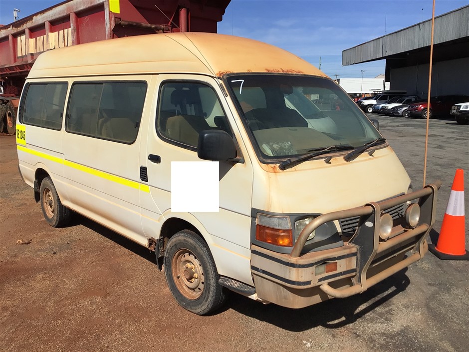 2003 Toyota Commuter 120 Series Manual - 5 Speed Bus Auction (0003 ...
