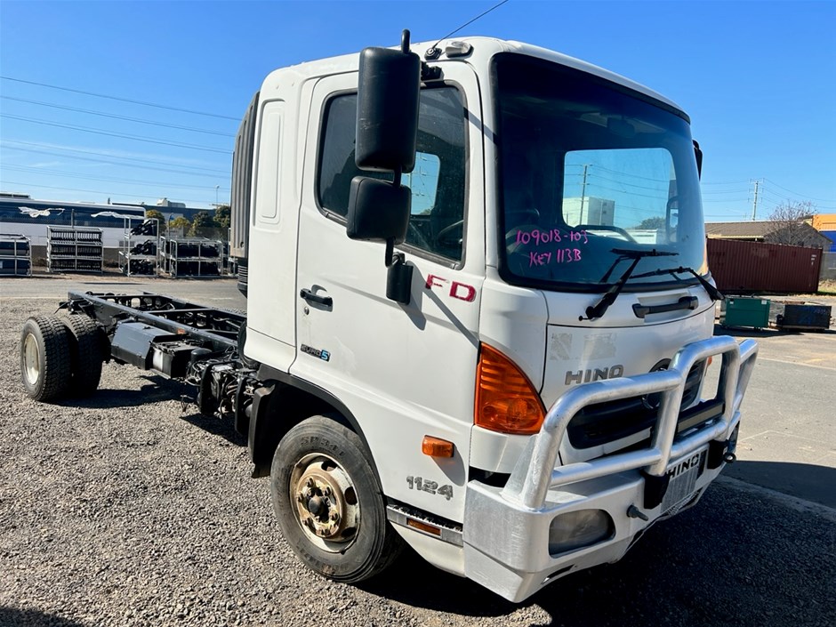 2012 Hino FD 500 4 x 2 Cab Chassis Truck Auction (0002-3024880) | Grays ...
