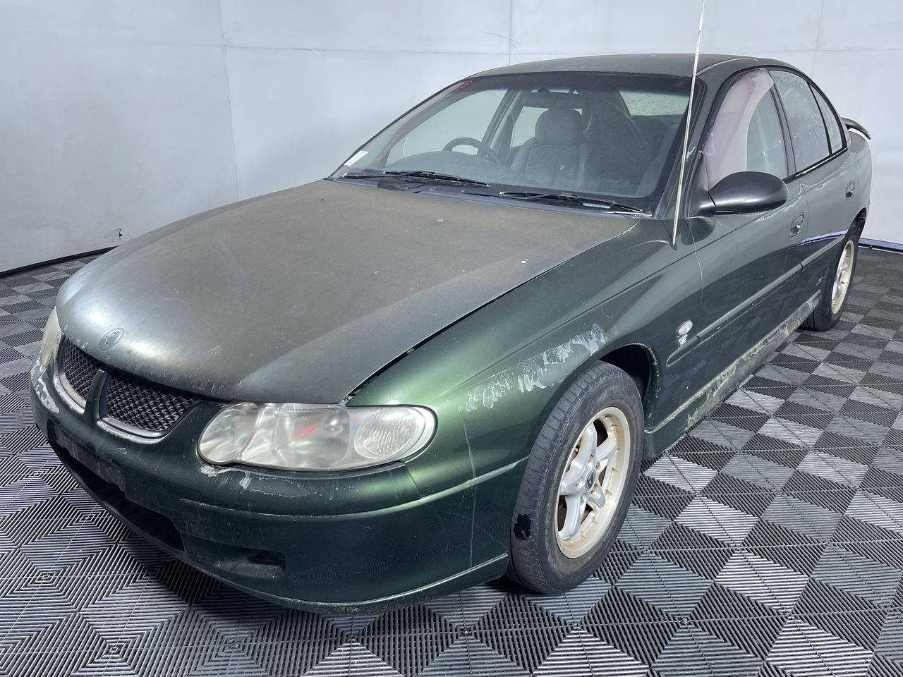 2001 Holden Commodore Executive VX Automatic Sedan Auction (0001 ...