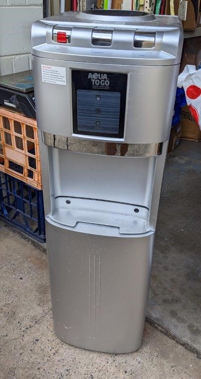 Aqua to Go plus mini Fridge Water Dispenser Auction (0061-5052379 ...