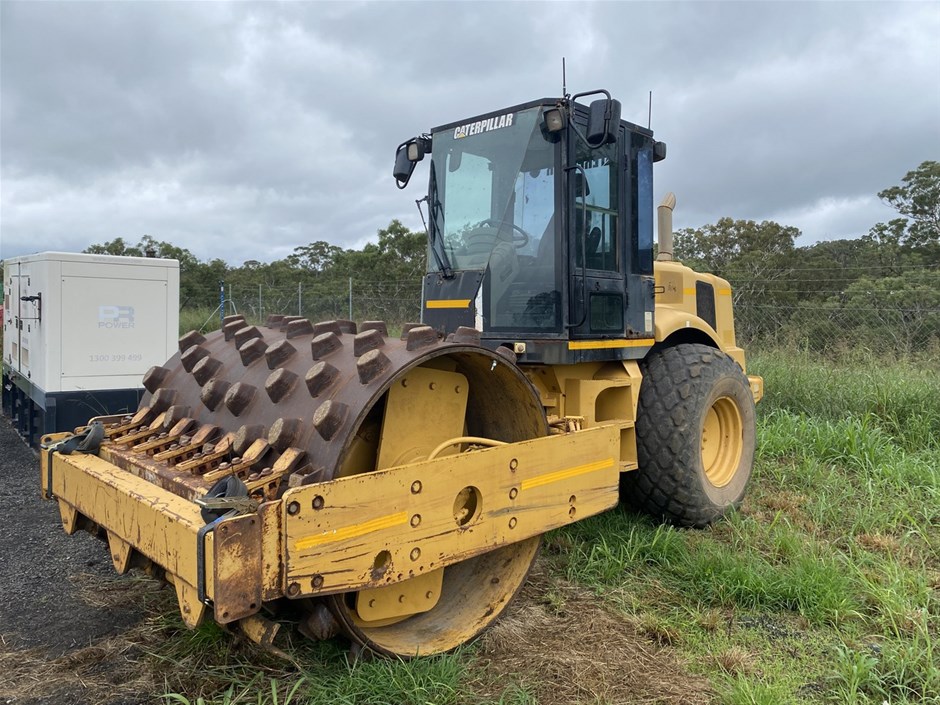 2000 Caterpillar CS-563D Smooth/Pad Foot Roller Auction (0021-7044114 ...