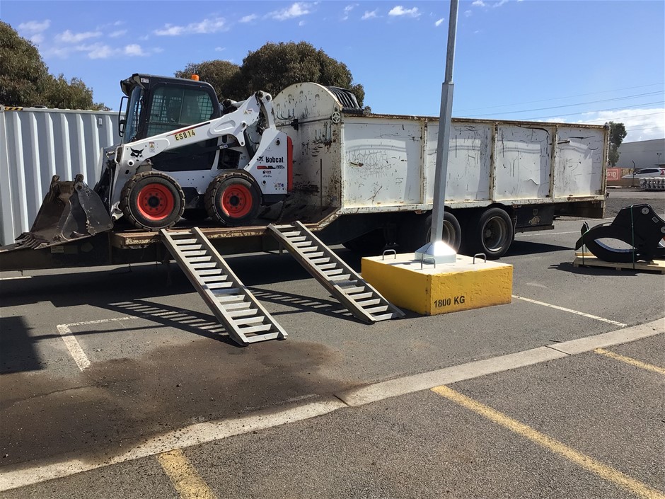 2010 Boomer Tandem Axle Pig Trailer Auction (0002-3025095) | Grays ...