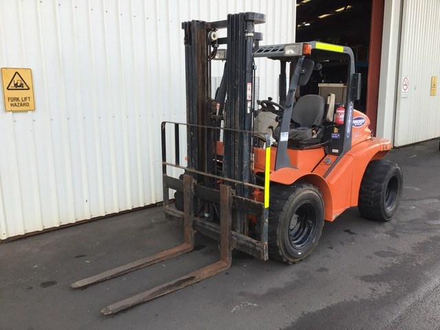 2008 Mast Explorer H30DA 4WD 3T Counterbalance Diesel Forklift Auction ...
