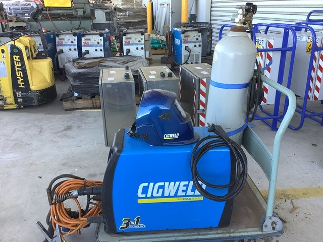Cigweld 220i 3 In 1 Mid Stick Tig Welder Auction (0034-9040413) | Grays ...