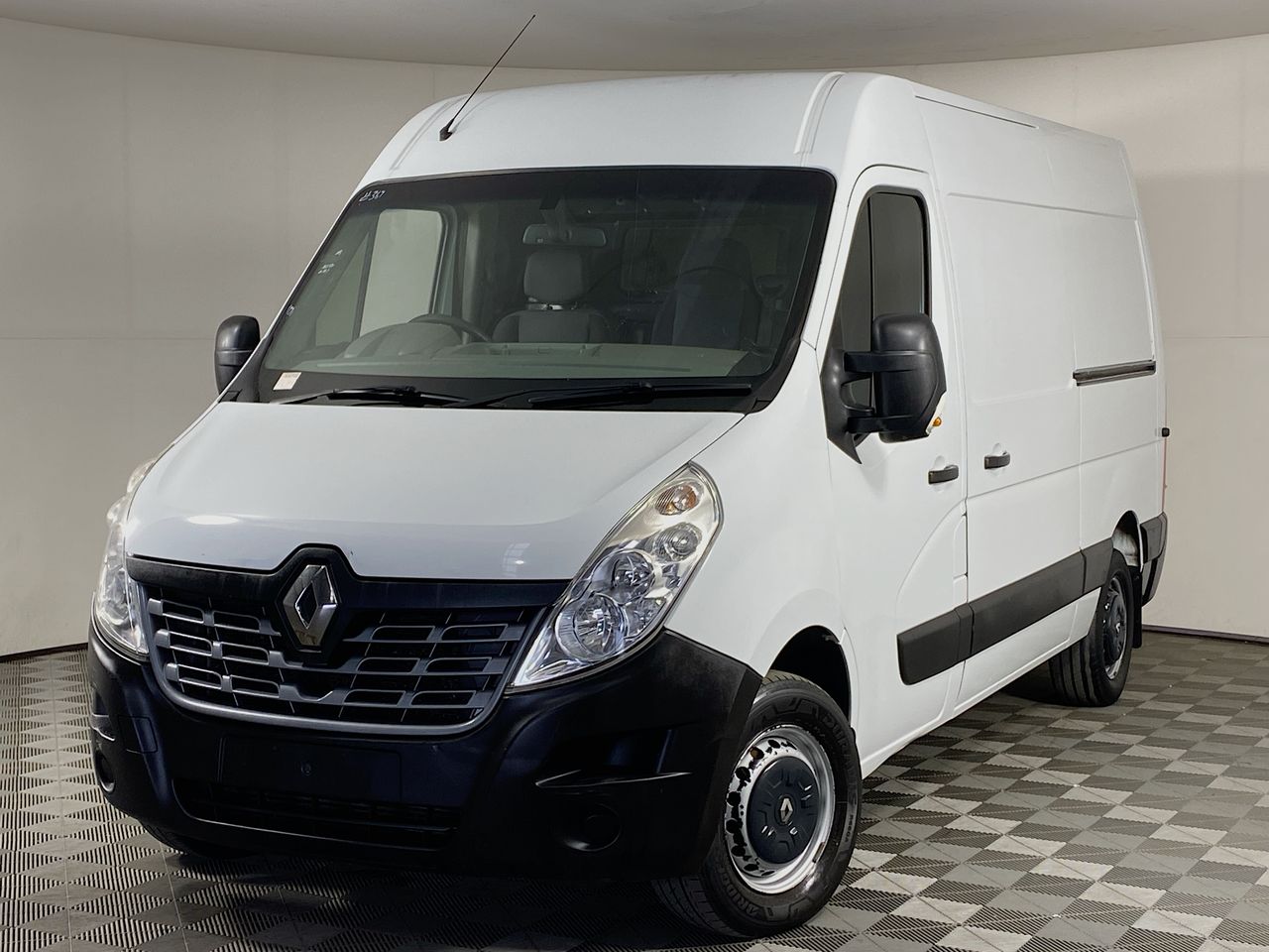 2018 Renault Master MWB MID ROOF Turbo Diesel Automatic Van Auction ...