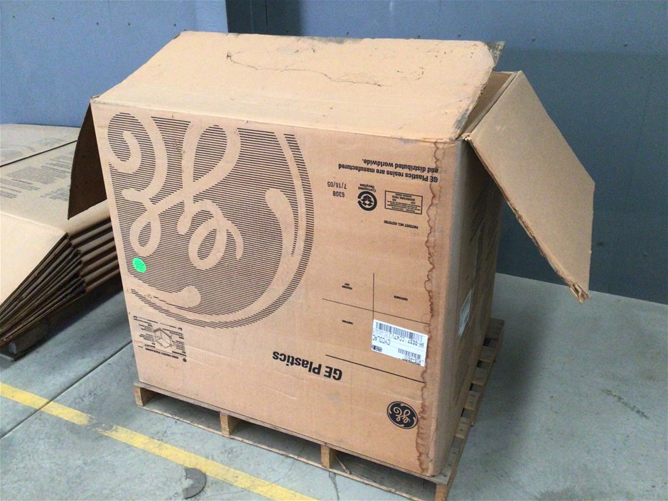 Qty of 8 Large Transport Cardboard Boxes Auction (0159-8017125) | Grays ...