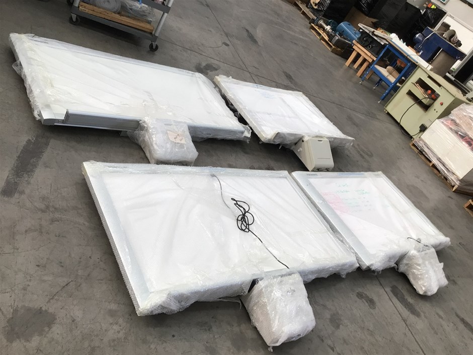 4 x Assorted Panasonic Electric Whiteboards Auction (0012-3025993 ...