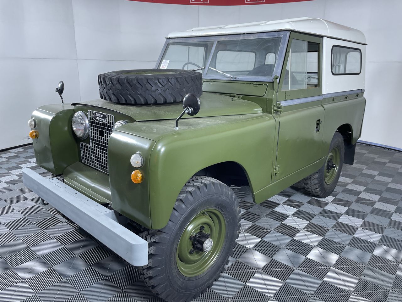 1966 Land Rover Series 2A Manual Wagon Auction (0001-50703250) | Grays ...
