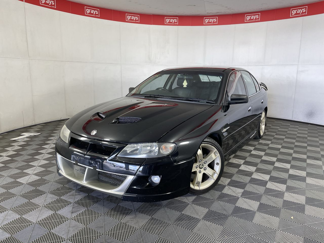 2001 Holden Calais VX Manual Sedan Auction (0001-10053080) | Grays ...