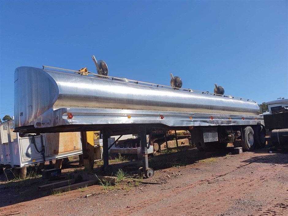 1966 Hamilton Tandem Tanker Trailer Auction (0003-5052668) | Grays ...