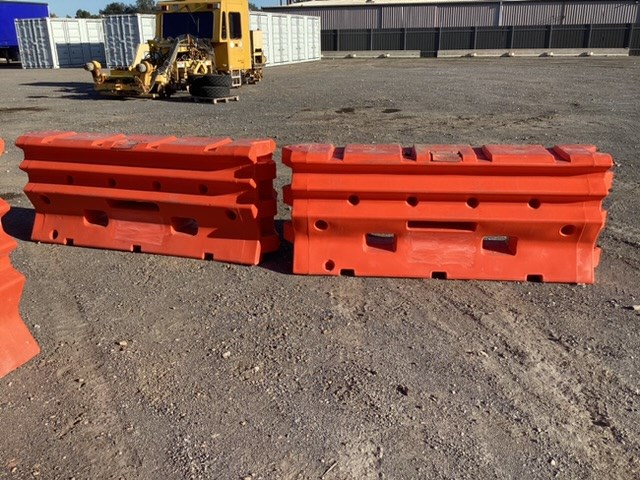 Valmont Highway Armor Zone Plastic Water Filled Barriers, Qty x 8 ...