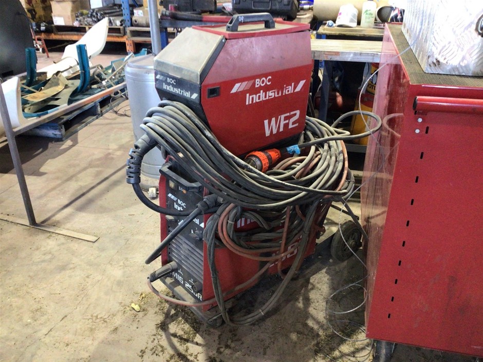 BOC Industrial MIG 250R Welder with WF2 Wire Feeder Auction (0056-7044815) | Grays Australia