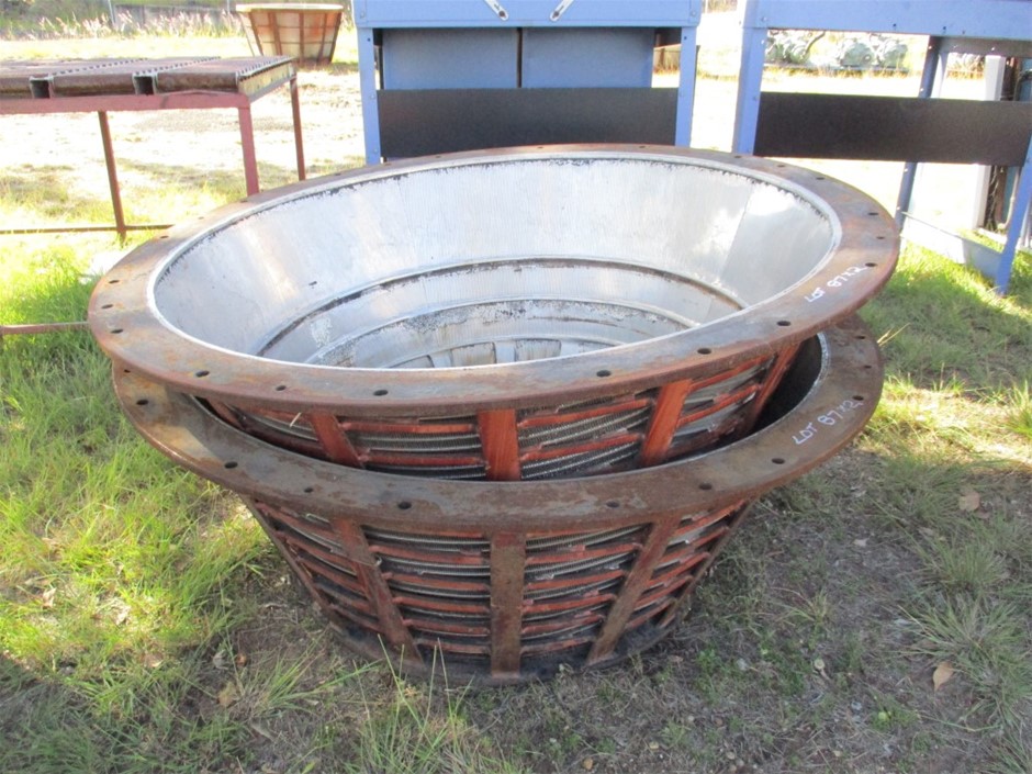 Qty 2x of Centrifuge Basket/Fire Pit Auction (0087-7045139) | Grays ...