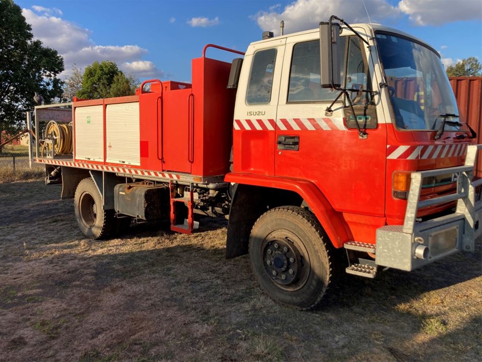 1995 Ex RFS Isuzu FSS500 Fire Truck Auction (0004-5052799) | Grays ...