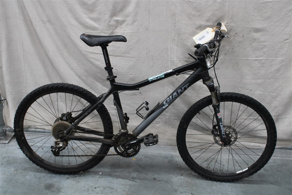 Giant Alias Mountain Bike Auction (0037-9041509) | Grays Australia