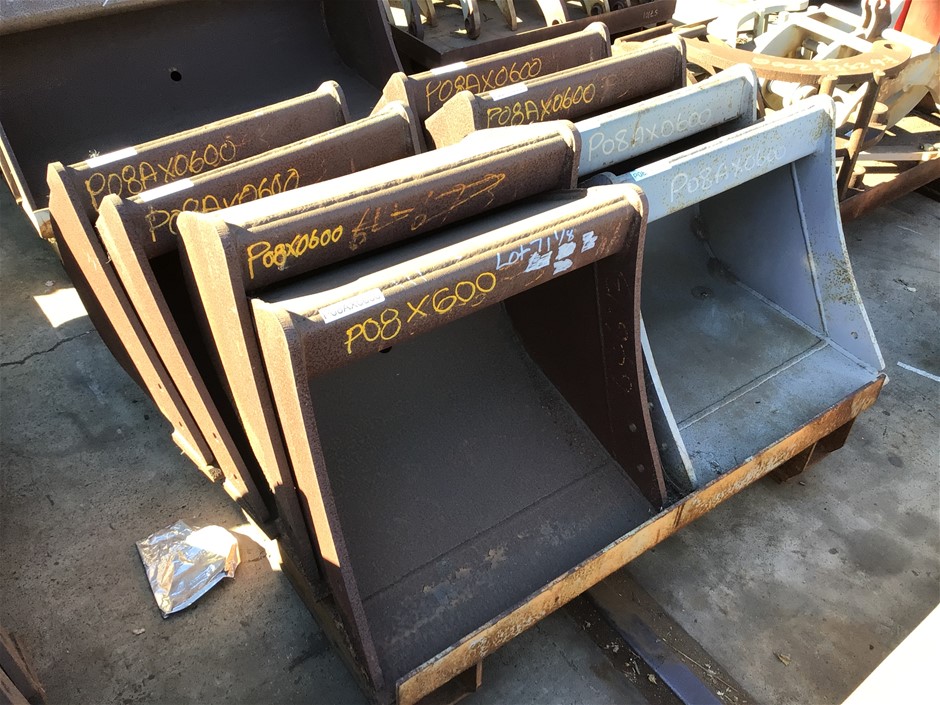 8 x 600mm Mud Bucket - Skins Only Auction (0071-7045127) | Grays Australia