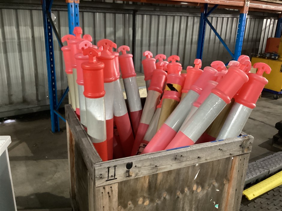 Plastic Safety Bollards and Weighted Feet, Qty x 25 Auction (0007 ...