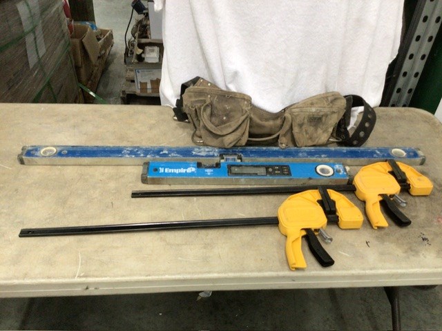 2 DeWalt Clamps, 2 Spirit Levels and Tool Belt Auction (0045-9042095 ...