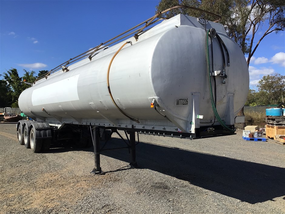 1984 Custom Built 3ST37 Triaxle Tanker Auction (0005-7046590) | Grays ...