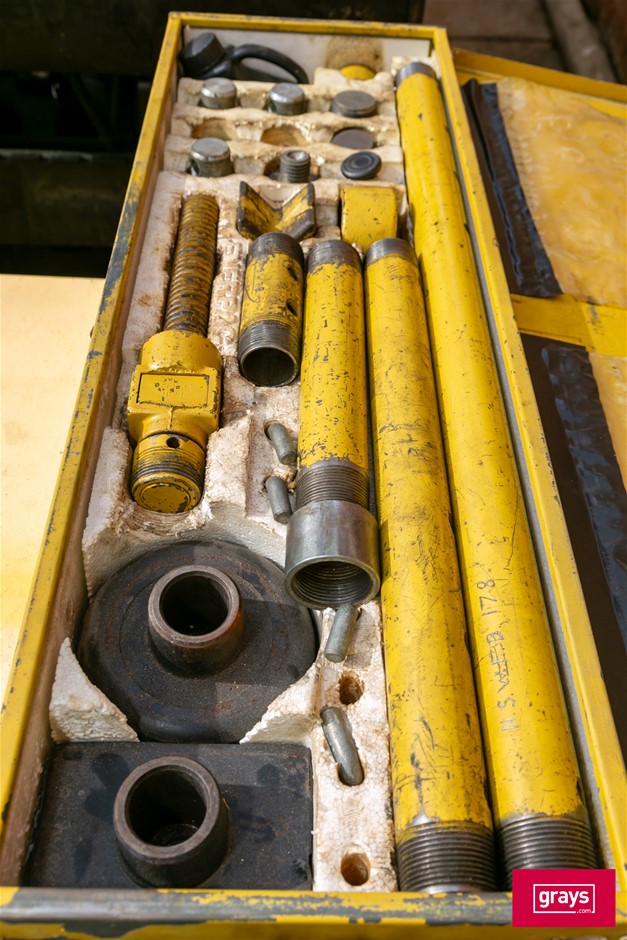 Enerpac Hydraulic Accessiores Kit with Steel Case Auction (0033-5052820 ...