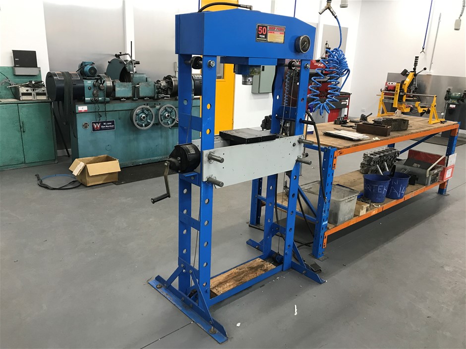 1x Shop Press Auction (0014-3025730) | Grays Australia