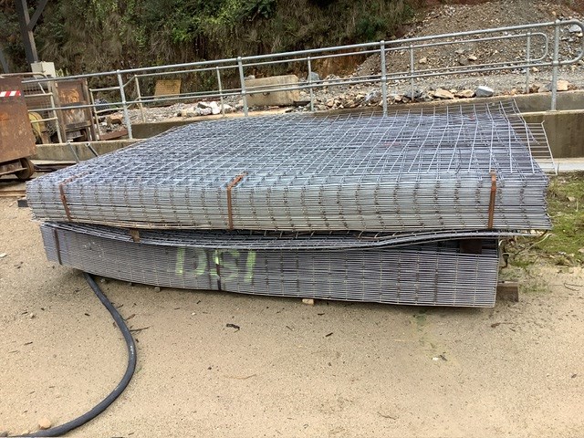 2 x Packs Of 100 x 100 Galvanised Mesh Auction (0021-3026115) | Grays ...