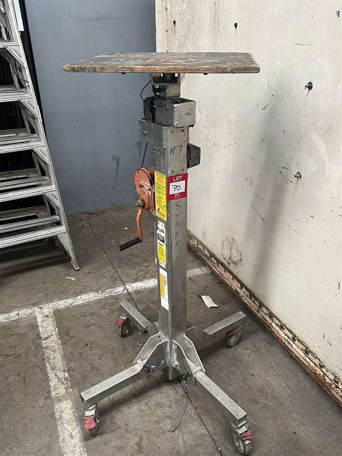 Tee-Bar Hoist Duct Lifter Auction (0070-3025822) | Grays Australia