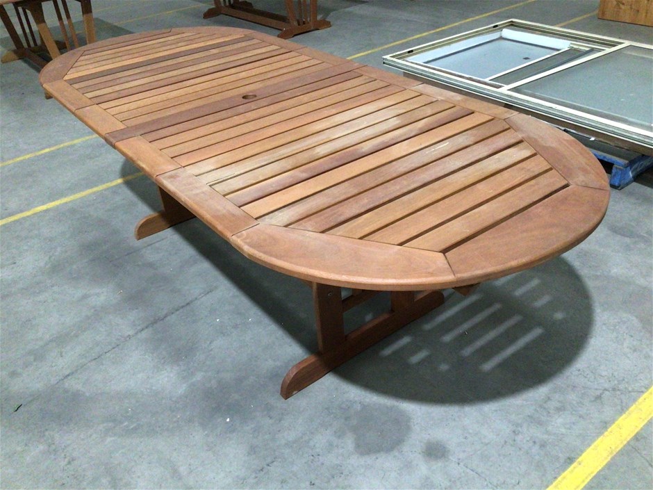 Extendable Outdoor Timber Dining Table Auction (0023-8017437) | Grays ...