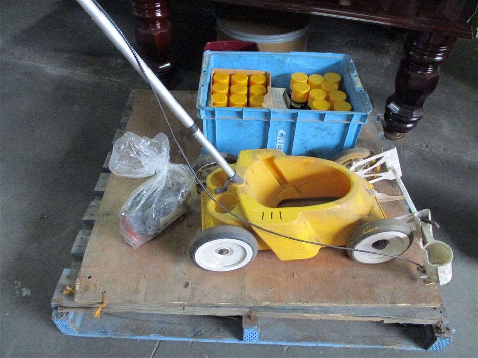 Signet Line Marking Trolley Auction (0111-3025817) | Grays Australia