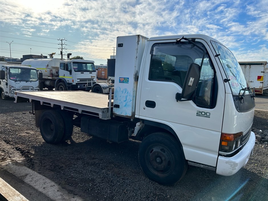 2000 Isuzu NPR 200 Short (4 x 2) Tray Body Truck