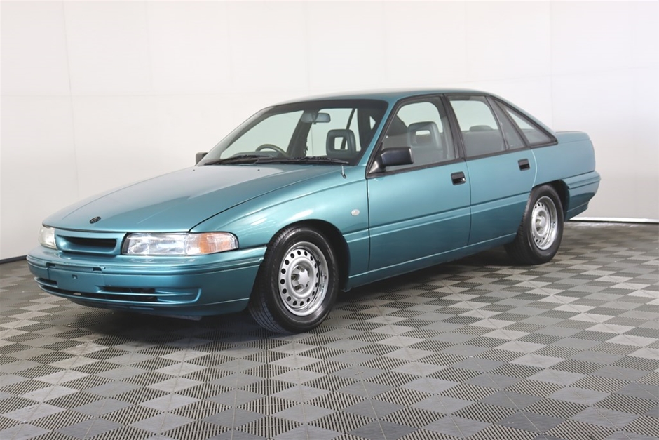 1991 Holden VP Commodore Executive (Supercharged) Automatic Sedan ...
