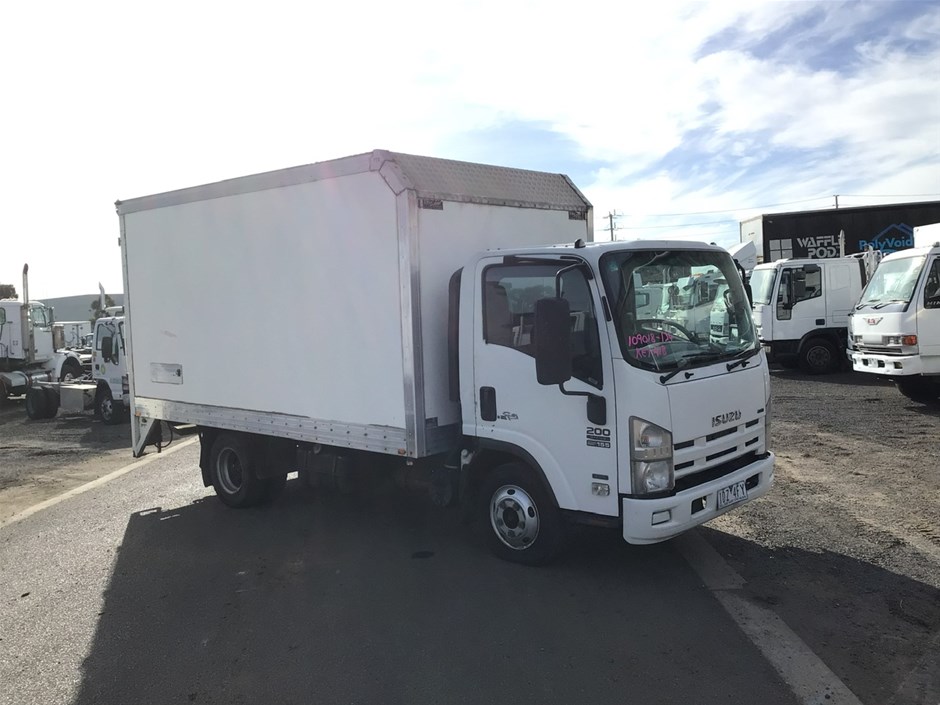 2009 Isuzu NPR 200 Medium (4 x 2) Pantech Truck Auction (0001-3026061 ...