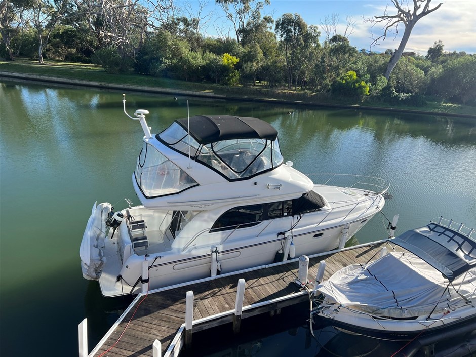 BAYLINER 34 FLYBRIDGE SPORTS CRUISER Auction (0001-20020693) | Grays ...