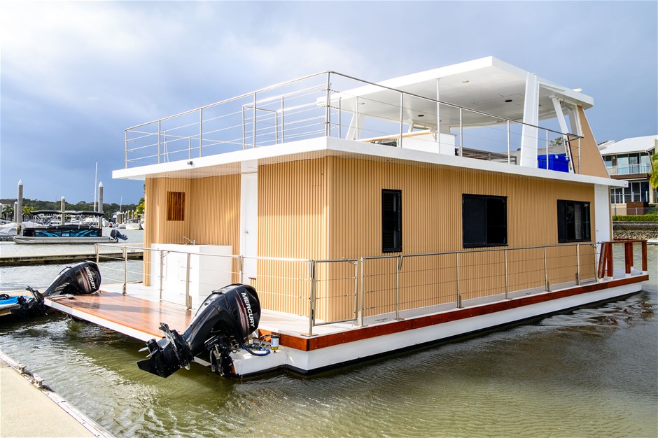 45 Bruce Harris Multi Level House Boat Auction 0001 50018743 Grays