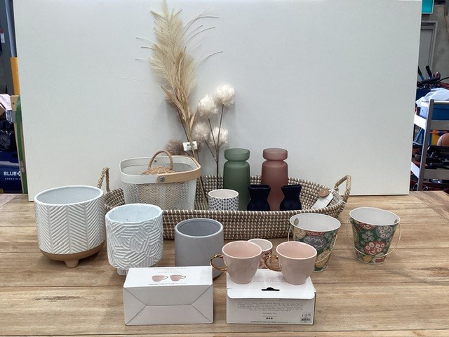 Assorted Giftware and Homeware Auction (0007-9046374) | Grays Australia