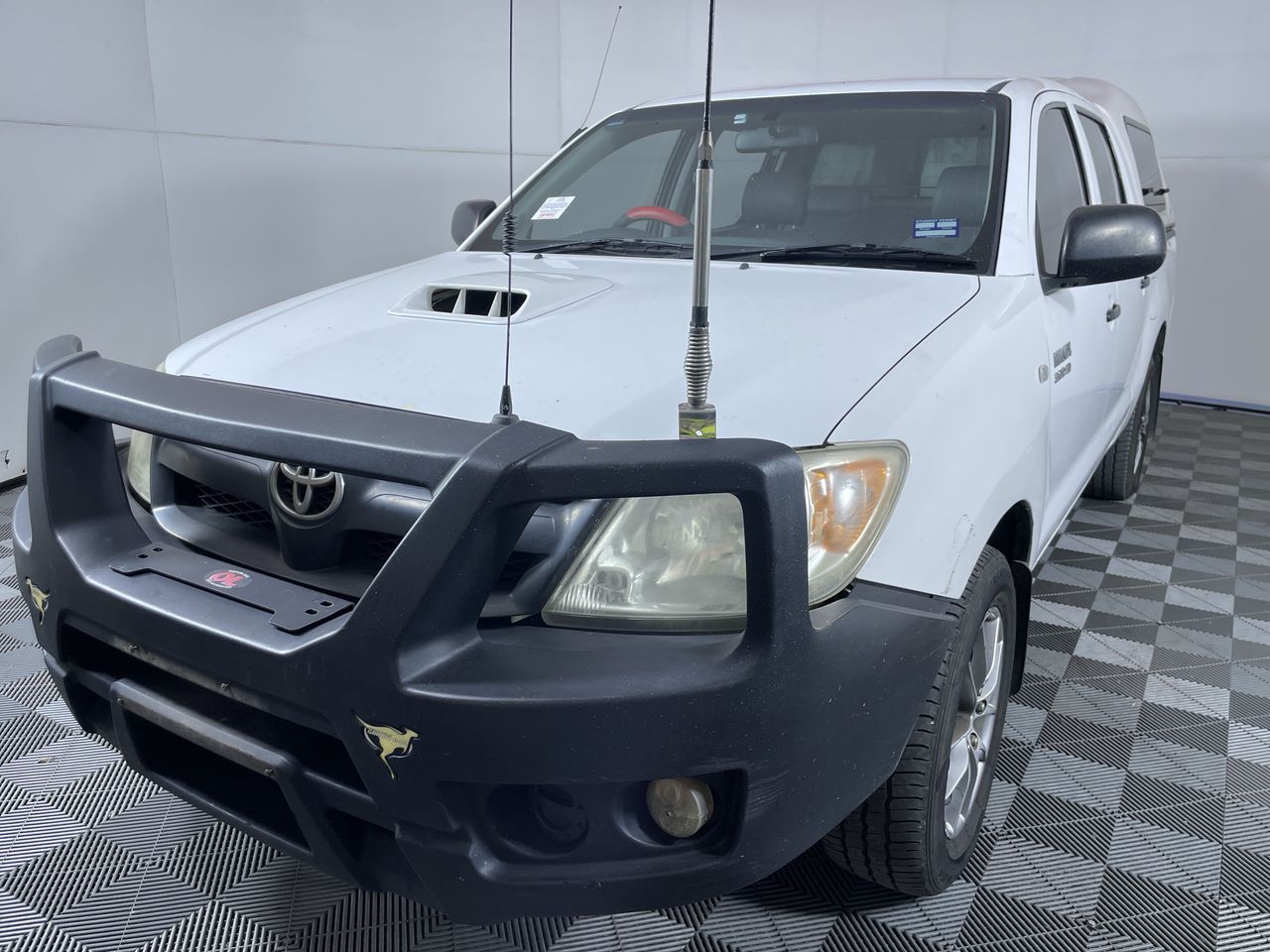 2005 Toyota Hilux (4x2) SR KUN16R Turbo Diesel Manual Dual Cab Auction ...