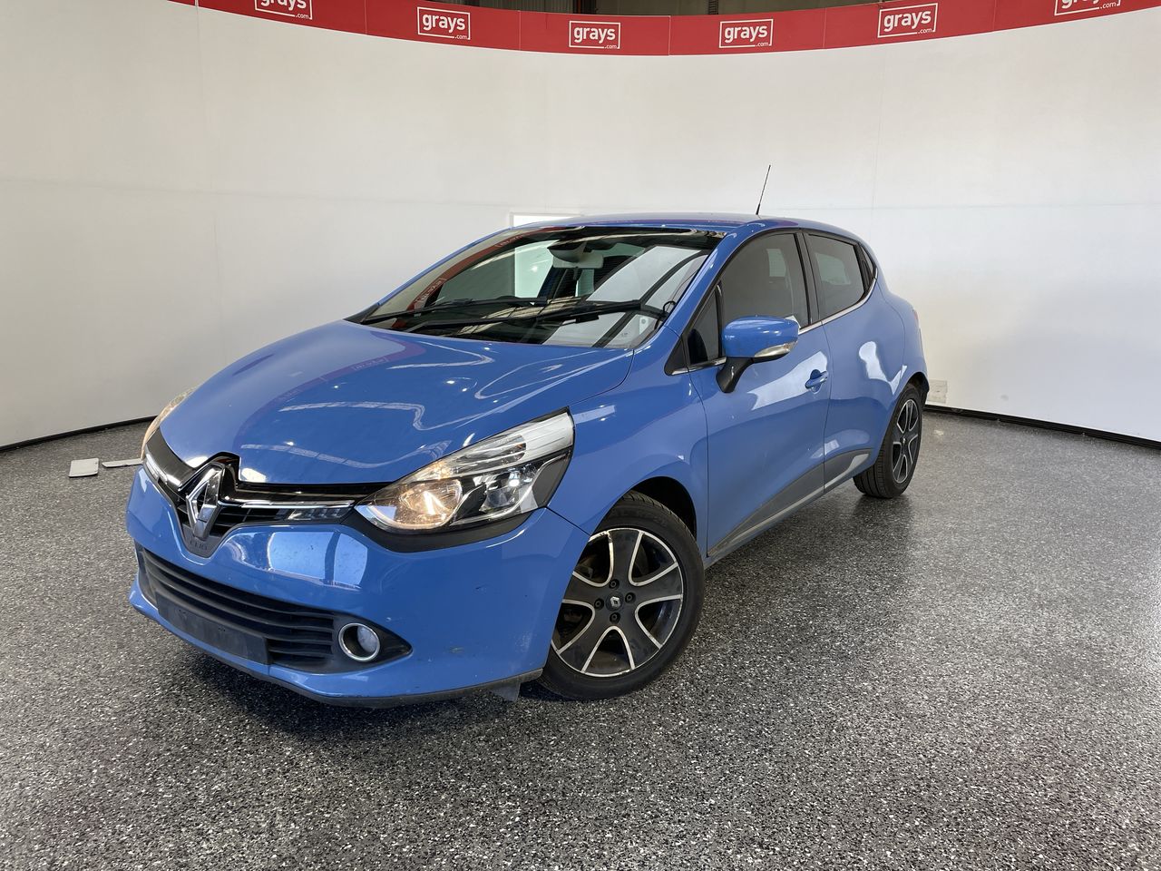 2013 Renault Clio Dynamique Automatic Hatchback Auction (0001-10335861 ...