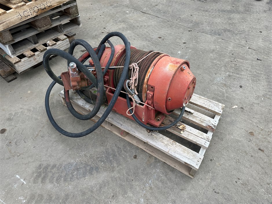 Pull Master Winch Auction (0139-3026613) | Grays Australia