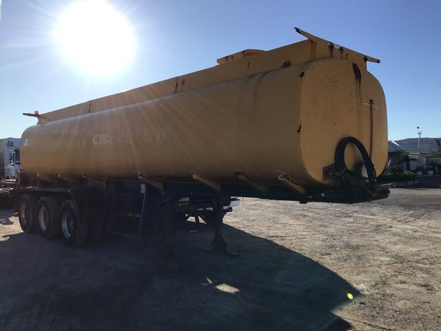 2010 Howard Porter HP-TRI470 Triaxle Water Trailer Auction (0007 ...