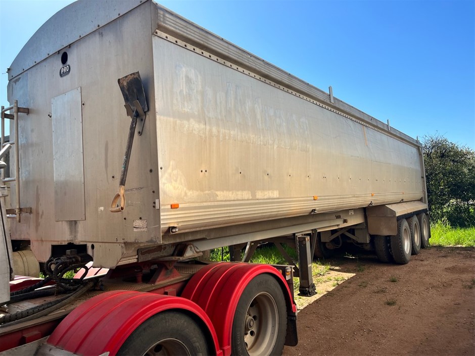 2009 Muscat Tri-Axel Tipper Trailer Auction (0010-5053887) | Grays ...