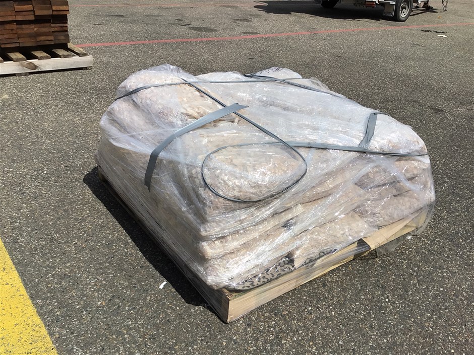 1 Pallet of Crushed sandstone (Pack F4) Auction (0003-7047082) | Grays ...