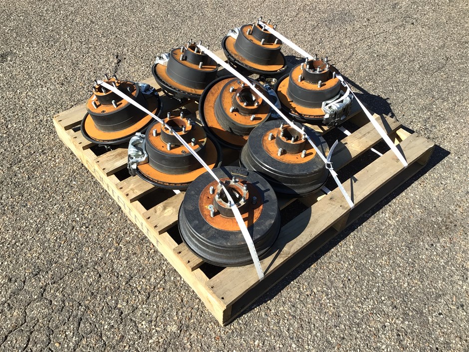 Qty of Toyota Landcruiser Rear Axle Hub & Brake Assemblies Auction ...