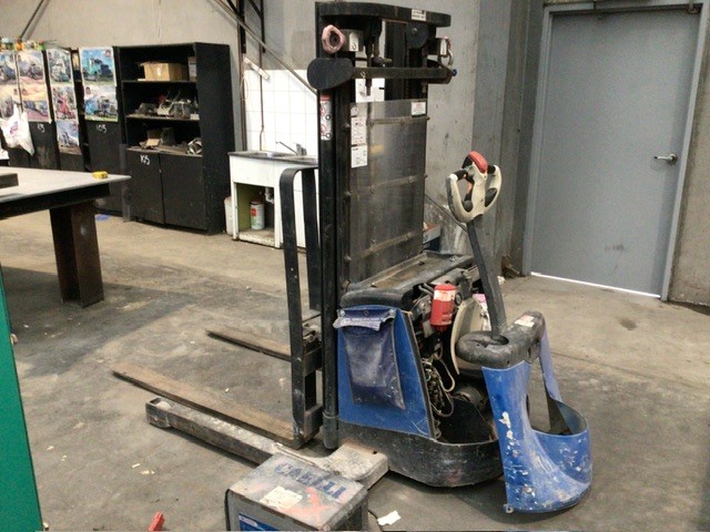 Crown SX3030TT4250 Walkie Stacker Auction (0052-3027034) | Grays Australia