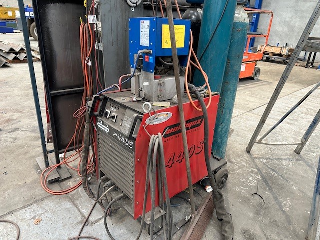Weldmax Mig 440S & SWF4 Wire Feeder Auction (0071-3027033) | Grays ...